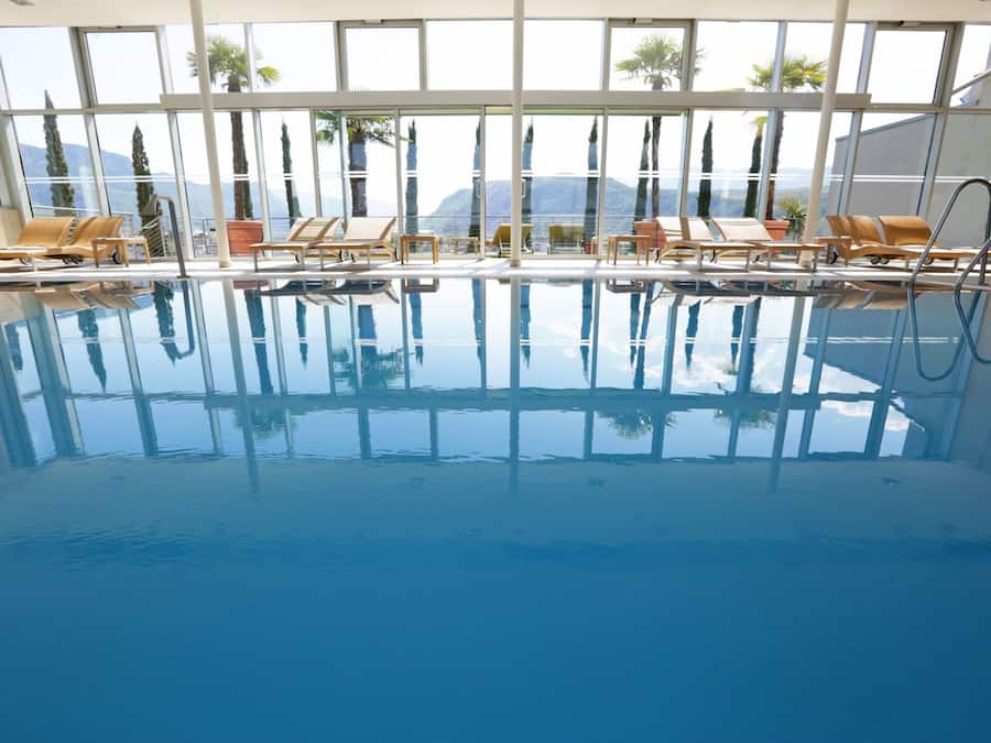Piscina interior, da(s) 6:00 à(s) 21:30, espreguiçadeiras