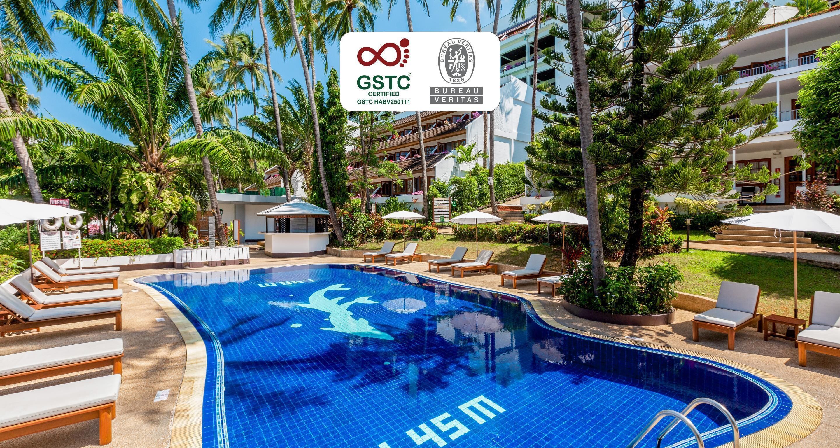 3 piscinas externas, guarda-sóis, espreguiçadeiras