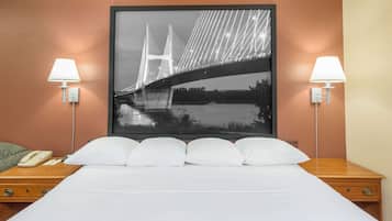 Espaço de trabalho para notebook, cortinas blackout, berços grátis