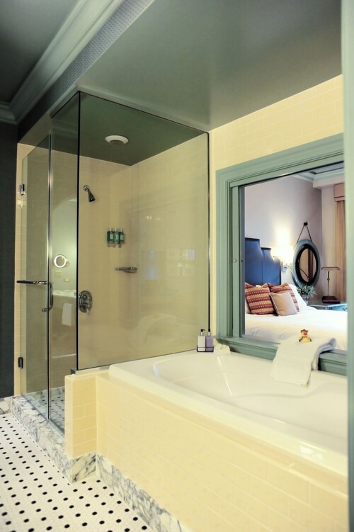 Hotel ICON Autograph Collection by Marriott Reviews, Deals & Photos ...