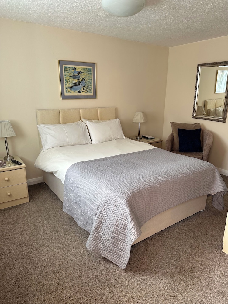 Newent Golf Club & Lodges - Forest of Dean