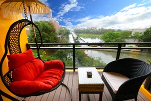 Quarto Duplo Deluxe, vista para o rio | Varanda