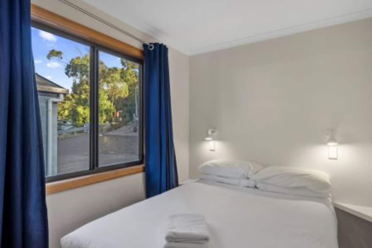 Quarto luxo, 2 quartos (Deluxe Cabin ) | Ferros/tábuas de passar roupa, berços grátis, Wi-Fi de cortesia