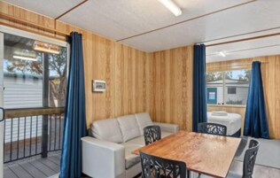 Cabana standard (6 Berth) | Opções para refeição no quarto