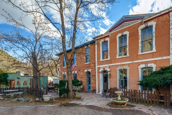 Cliff House Lodge B&b - Lakewood, CO