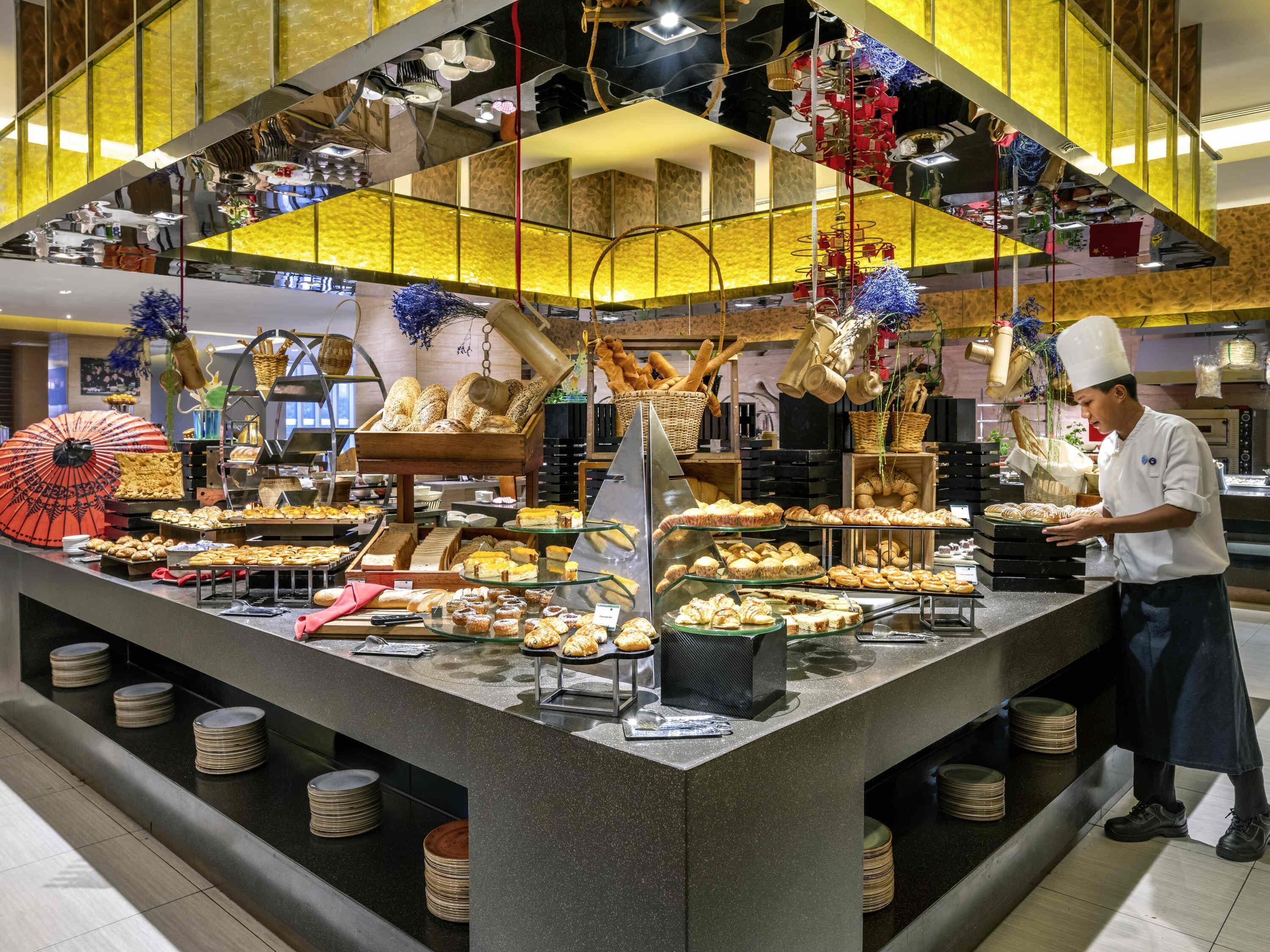3 restaurantes: opção de almoço e jantar