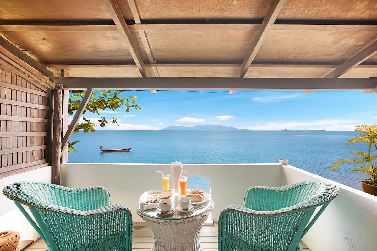 Deluxe Suite with private terrace on the beach | Vista para a praia ou o mar