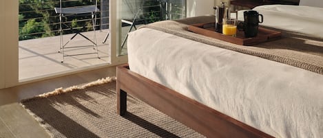 Quarto luxo, 1 cama King (Pet Friendly) | Roupas de cama premium, escrivaninha, espaço de trabalho para notebook