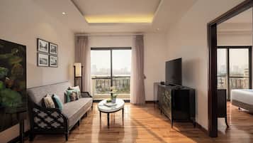 Apartamento Premium, 1 quarto, vista para o lago | 1 quarto, roupa de alta qualidade, minibar, cofre no quarto