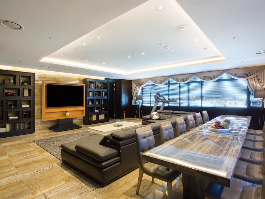 Suite Royal | Sala de estar | TV de ecrã plano