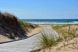 Perto da praia, areia branca 