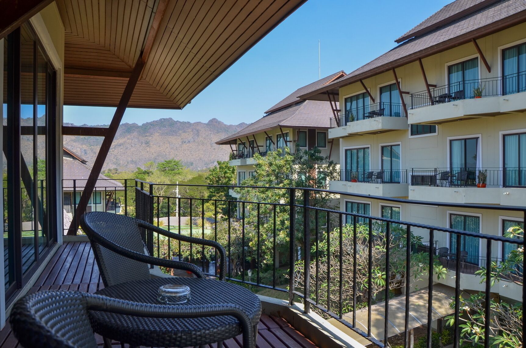 Patra Garden View Suite | Frigobar, cofres nos quartos, cortinas blackout