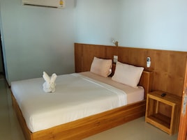 Quarto superior, vista para o mar, no canto | Wi-Fi de cortesia