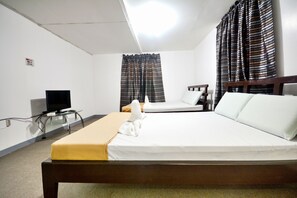 Quarto luxo (Aircon) | Wi-Fi de cortesia, roupa de cama