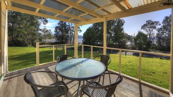 Waterfront Cabin Double Share | Vista do quarto