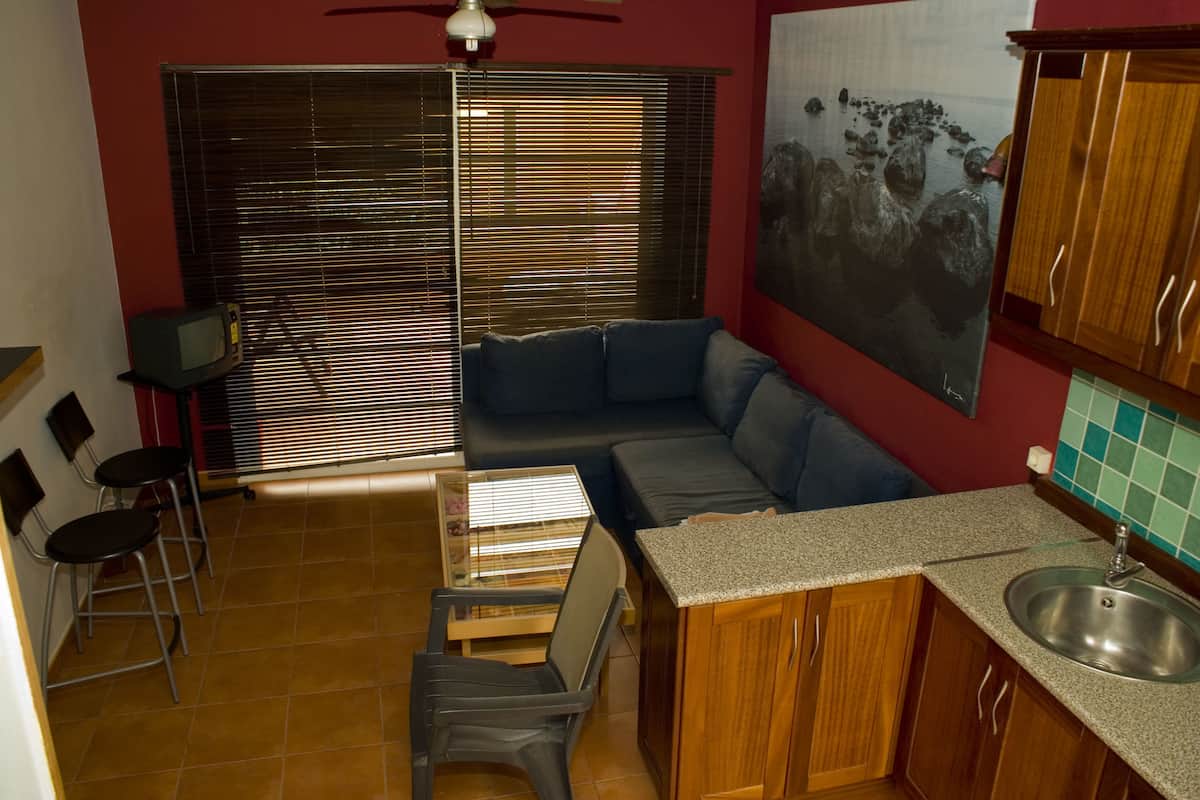Secretária, ferro/tábua de engomar, Wi-fi, roupa de cama fornecida 