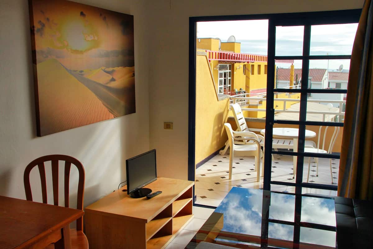 Apartamento, 1 quarto, vista para o mar | Secretária, ferro/tábua de engomar, Wi-fi, roupa de cama fornecida 