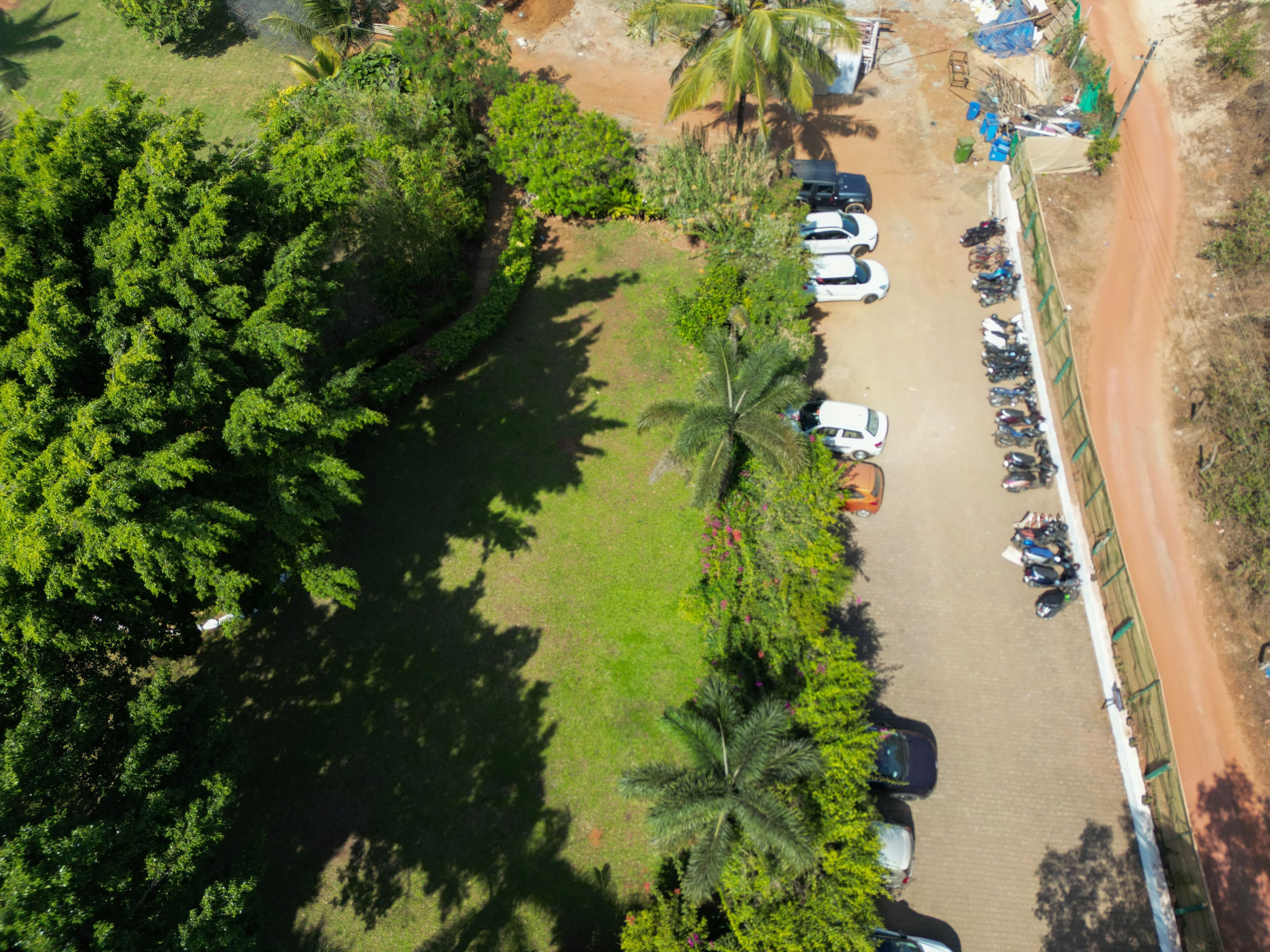 Na praia, espreguiçadeiras 