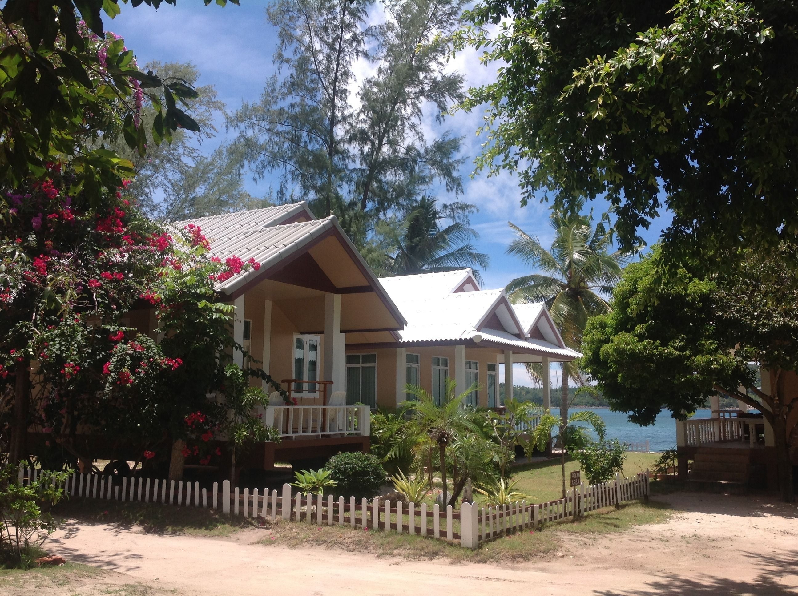 Fanta Beach Resort in Ko Pha-ngan: Find Hotel Reviews, Rooms, and ...