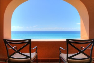 Apartamento Comfort em Condomínio Fechado, 2 quartos, vista para o oceano | Terraço/pátio interior