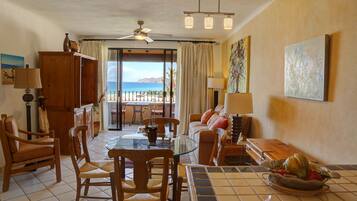 Condominio Dorado 303 | Sala de estar | Televisor LCD