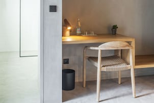 Quarto casal | Roupas de cama premium, frigobar, cofres nos quartos