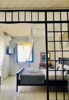 Cofre no quarto, secretária, quartos insonorizados 