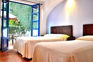 Suíte | Cofres nos quartos, escrivaninha, berços grátis, Wi-Fi de cortesia