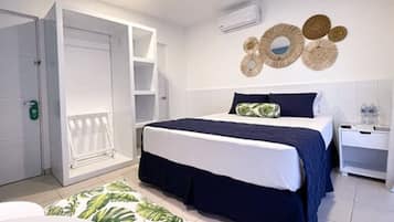 Quarto Standard, 1 cama queen-size, terraço | 1 quarto, cofre no quarto, secretária, Wi-fi grátis