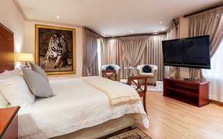 Suíte | Roupas de cama premium, camas Tempur-Pedic, cortinas blackout