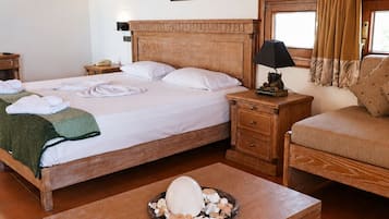 Penthouse With Sea View | Sala de estar | TV de ecrã plano