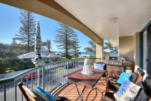 Apartamento superior, 2 quartos, vista para o mar | Vista da sacada