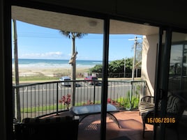 Apartamento, 3 quartos, em frente à praia (305) | Varanda