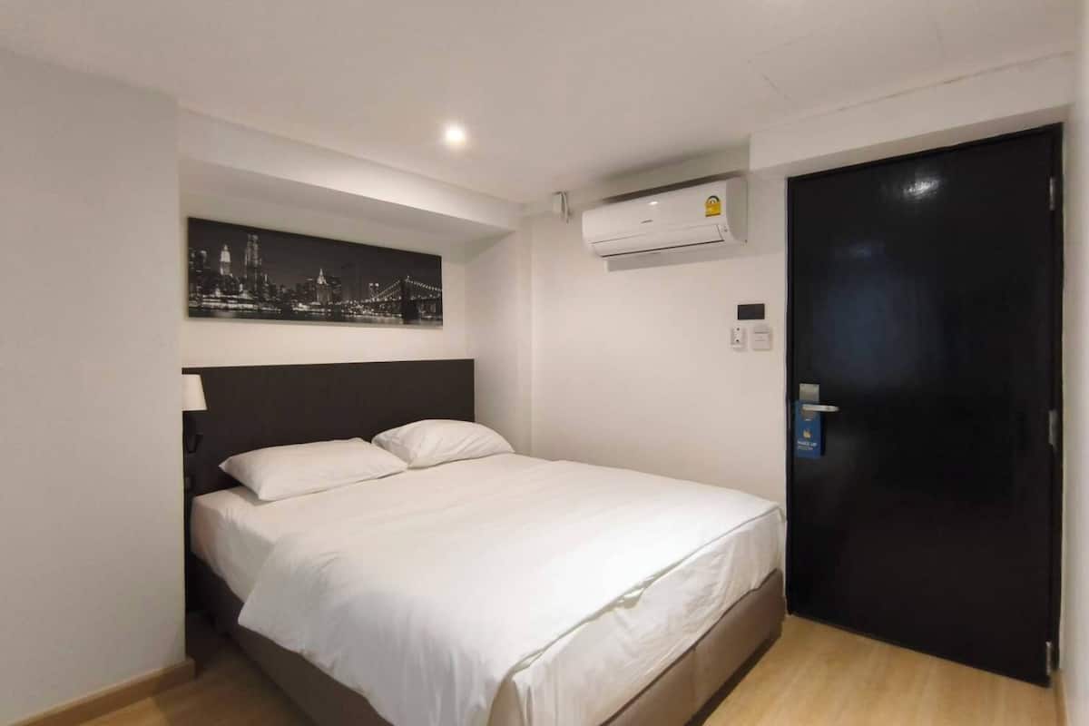 Private Queen Bed | Cofre no quarto, Wi-fi grátis, roupa de cama fornecida