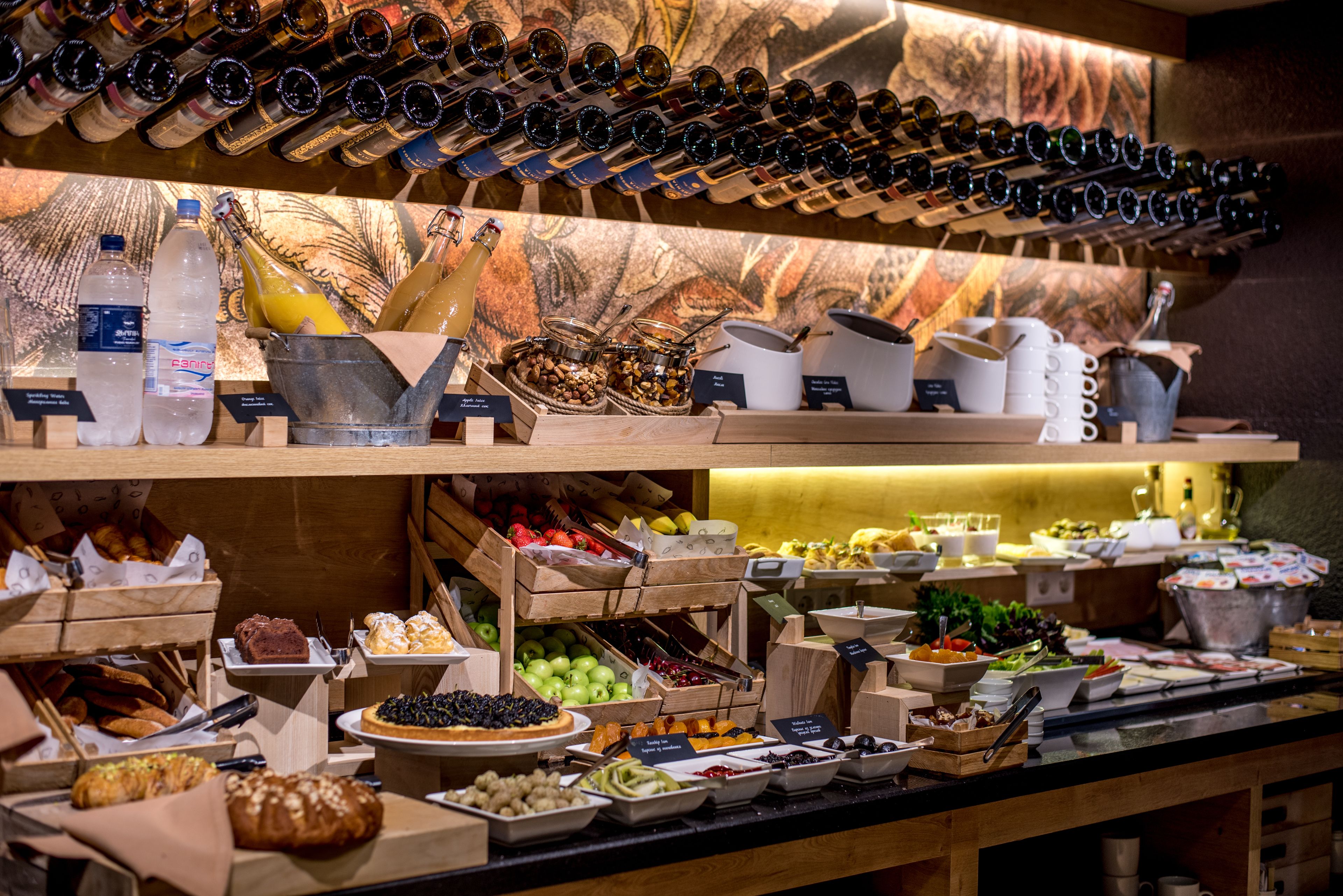 Pequeno-almoço continental diário (8000 AMD por pessoa) 