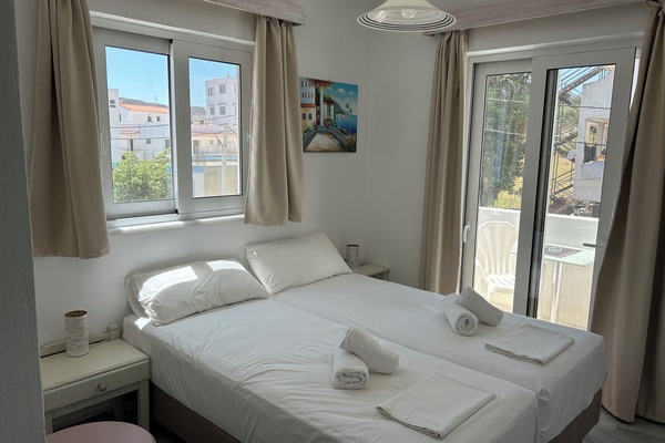 Apartamento, 1 quarto | Escrivaninha, camas extras/dobráveis (sobretaxa), Wi-Fi de cortesia