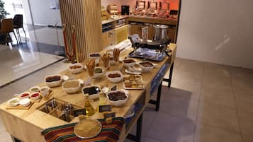 Pequeno-almoço tipo buffet diário incluído