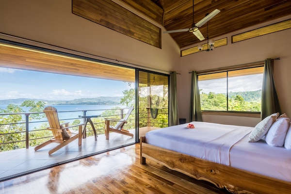Bungalow with Panoramic Sea View | 1 quarto, roupas de cama de algodão egípcio, roupas de cama premium
