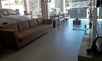 Área de estar no saguão