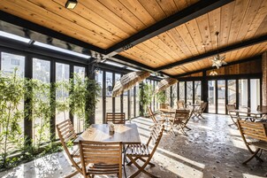 Pequenos-almoços e almoços servidos 