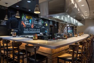 3 restaurantes, pequenos-almoços servidos 