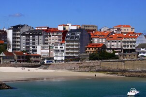 Perto da praia, areia branca 