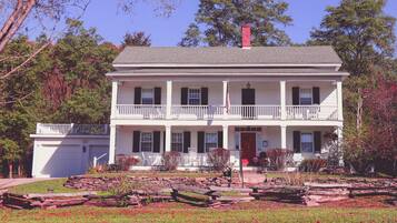 Fachada da propriedade