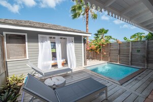 Quarto casal superior, piscina particular | Roupas de cama premium, camas Select Comfort