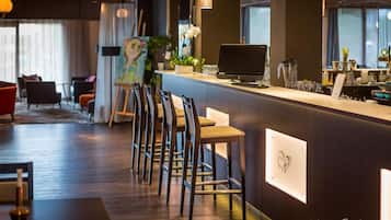 3 bares/lounges