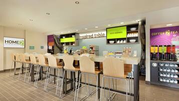 Pequeno-almoço self-service diário incluído