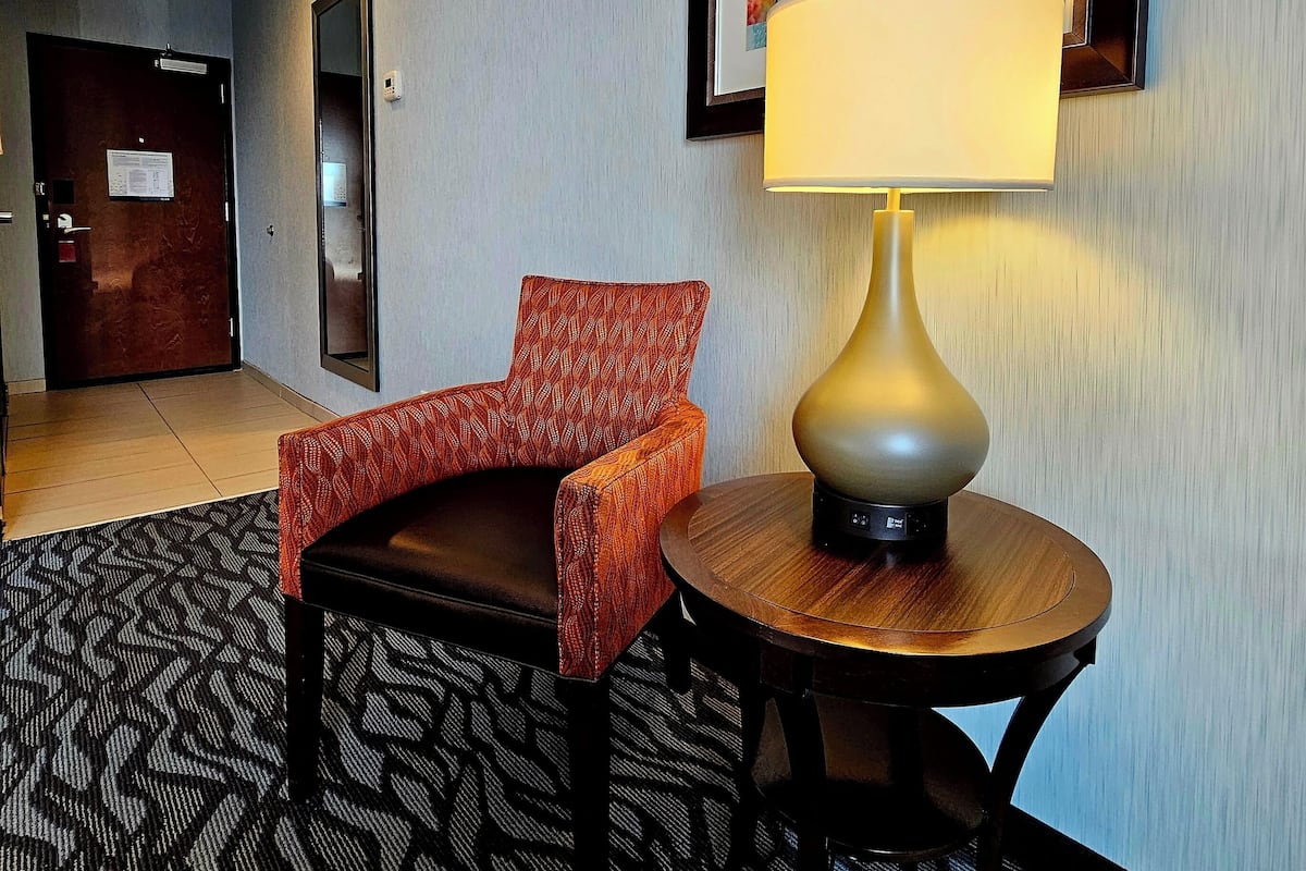 Cofres nos quartos, escrivaninha, Wi-Fi de cortesia, roupa de cama