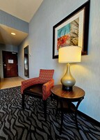 Cofres nos quartos, escrivaninha, Wi-Fi de cortesia, roupa de cama