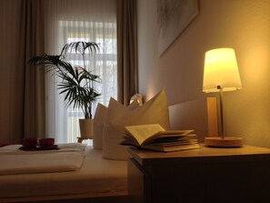 Apartamento, 1 quarto | 1 quarto, secretária, ferro/tábua de engomar 