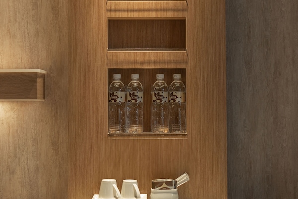 Quarto quádruplo | Área de estar | TV LED 47 polegadas com canais digitais, TV